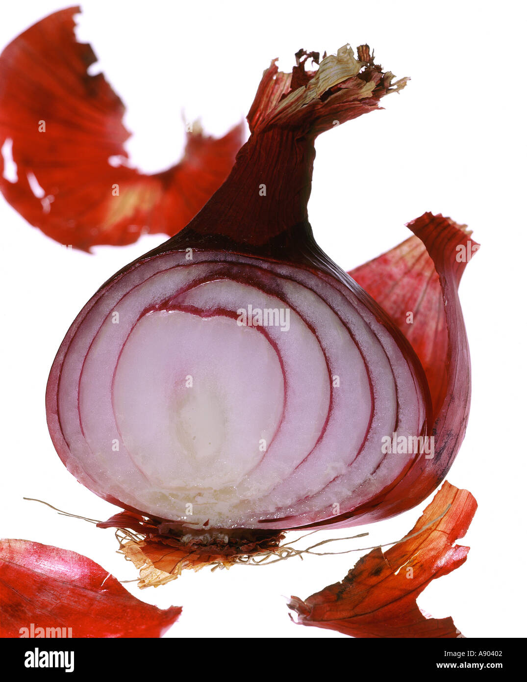 Red onion sliced in half Stock Photo - Alamy