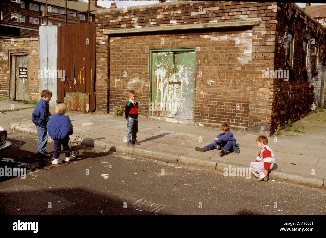 Poverty children uk hi-res stock photography and images - Alamy