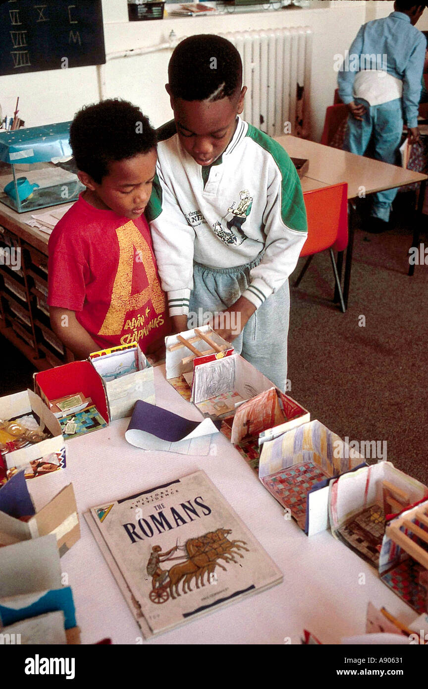 History classroom hi-res stock photography and images - Alamy