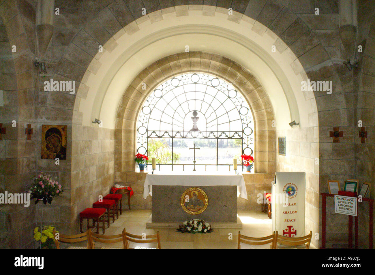 Pilgrims at dominus flevit hi-res stock photography and images - Alamy