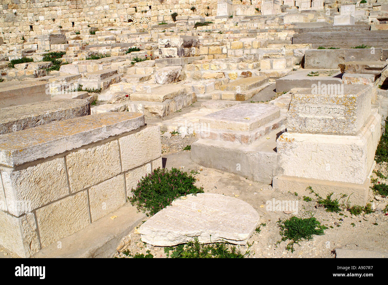 Jewish graves on mount olives hi-res stock photography and images - Alamy