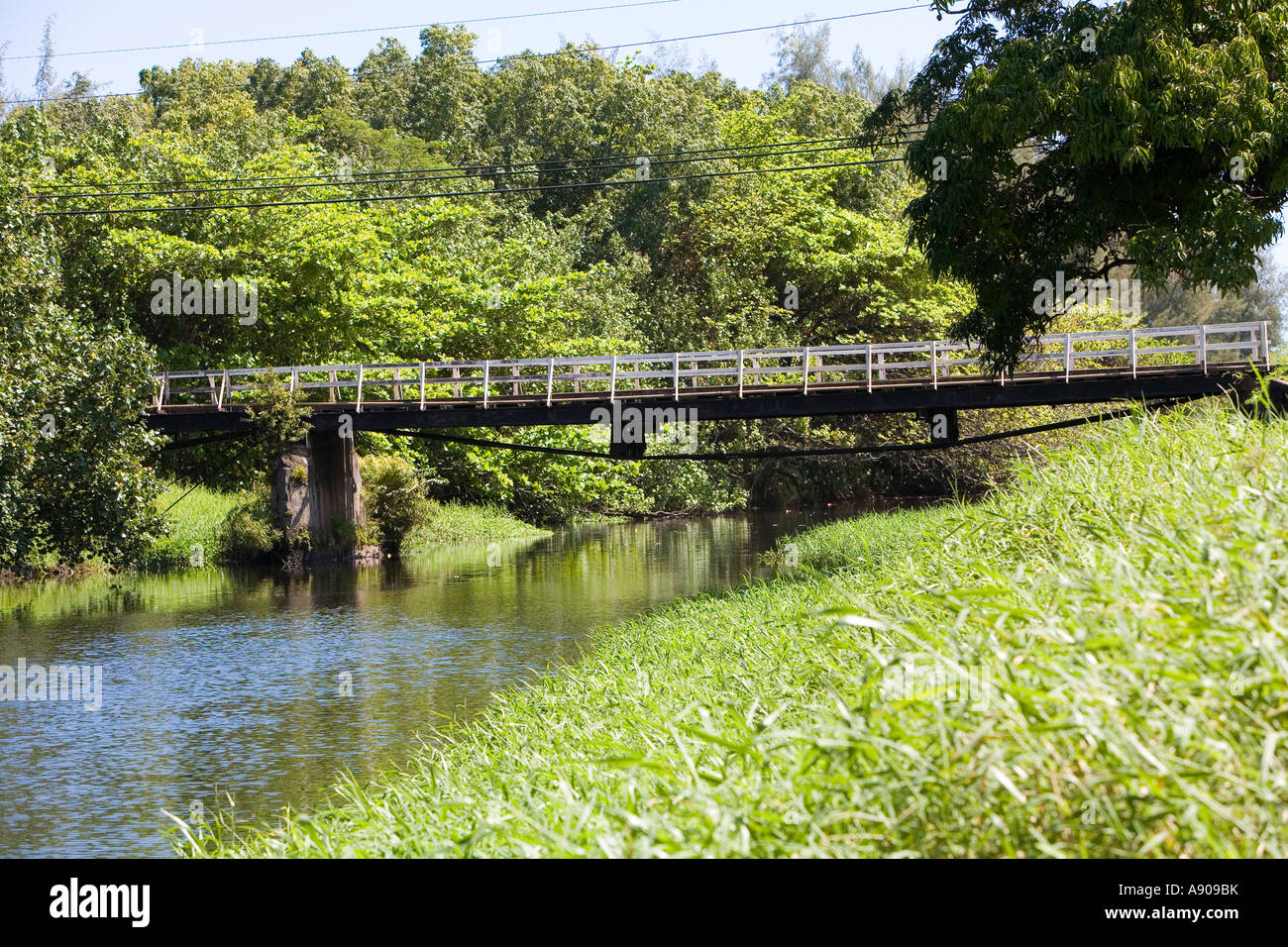 Single lane bridge over the Wainiha River, north shore of Kauai, Hawaii ...