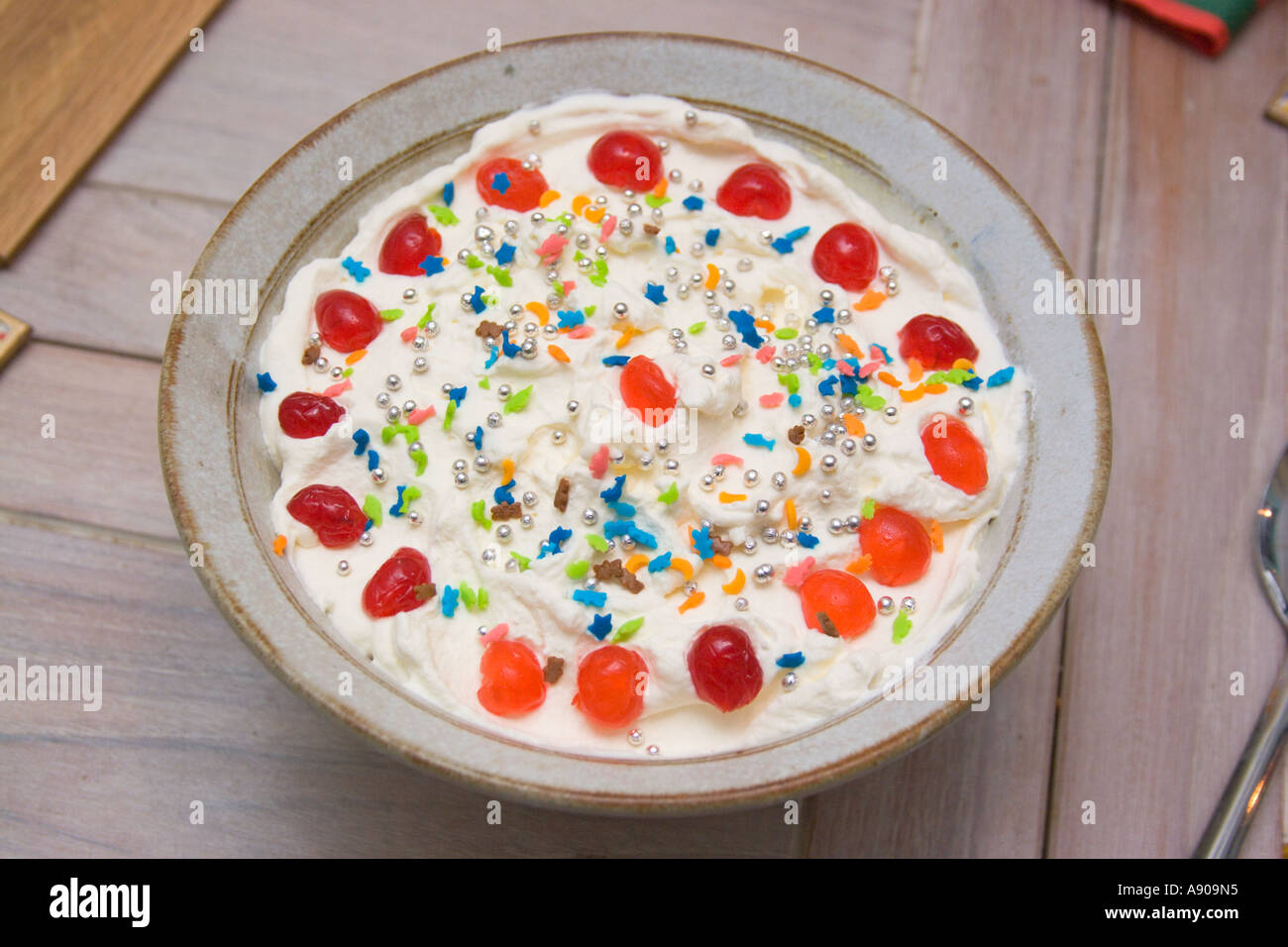 Sherry trifle hi-res stock photography and images - Alamy