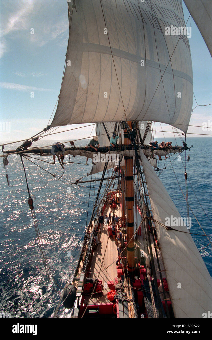 05 03 1997 sailing the replica of Captain Cook s ship Endeavor between ...