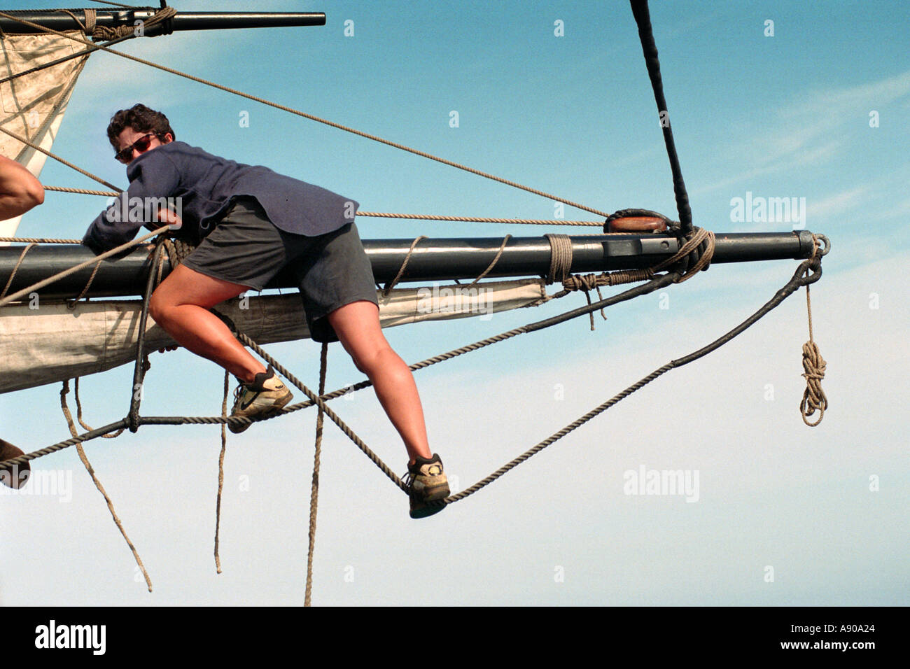 05 03 1997 sailing the replica of Captain Cook s ship Endeavor between ...
