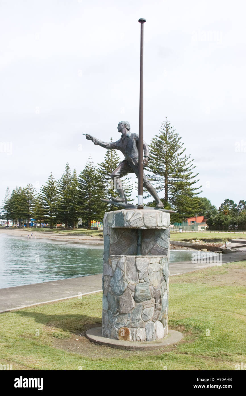Statue Young Captain James Cook Stock Photos & Statue Young Captain ...