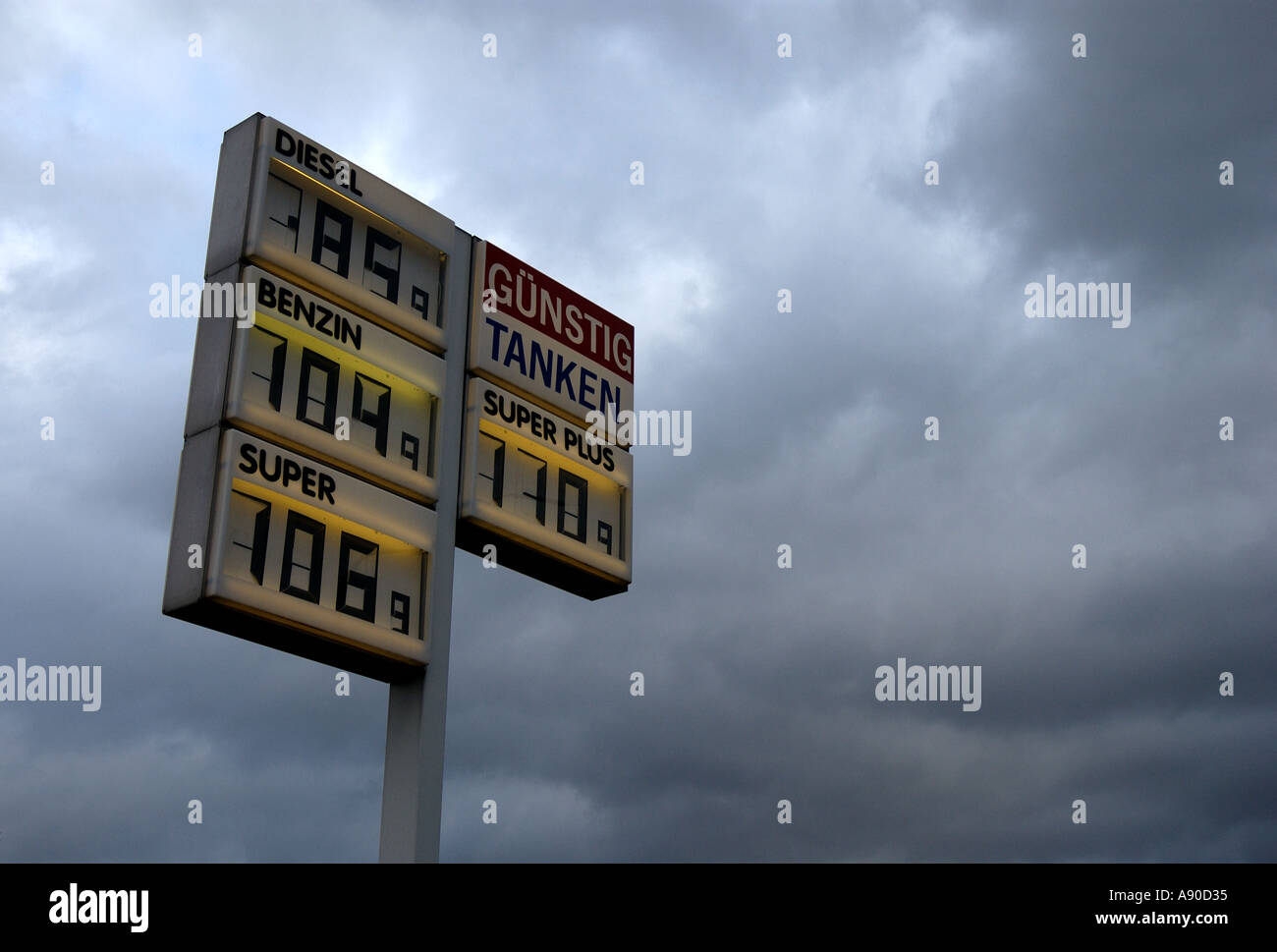 Gas station sign showing gasoline prices hi-res stock photography and ...