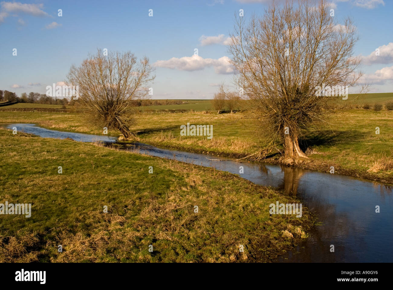 River Till, Winterbourne Stoke, Wiltshire, England, winter Stock Photo ...