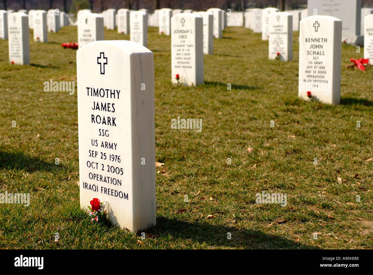 Headstones of Iraq war dead at the Arlington National Cemetery in ...