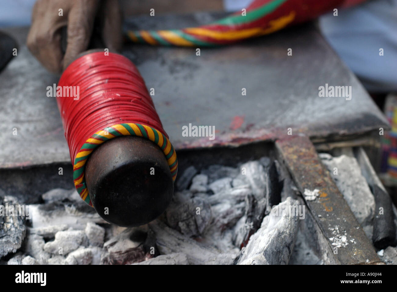 Making wedding bangles Jodhpur Rajasthan India Stock Photo - Alamy