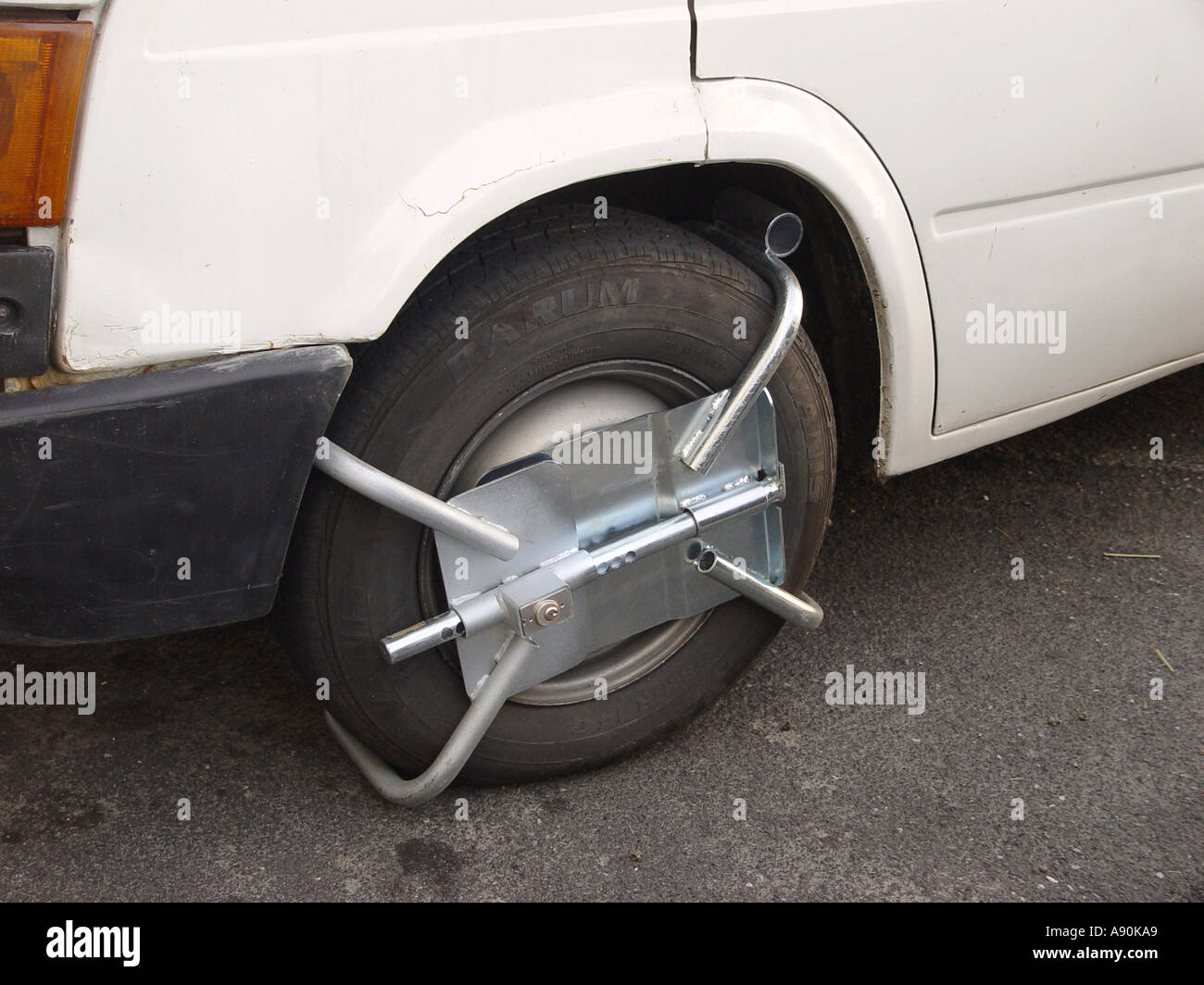 Immobiliser hi-res stock photography and images - Alamy
