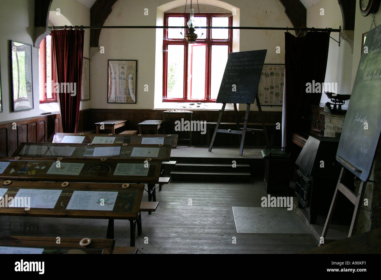 1940s schoolroom hi-res stock photography and images - Alamy