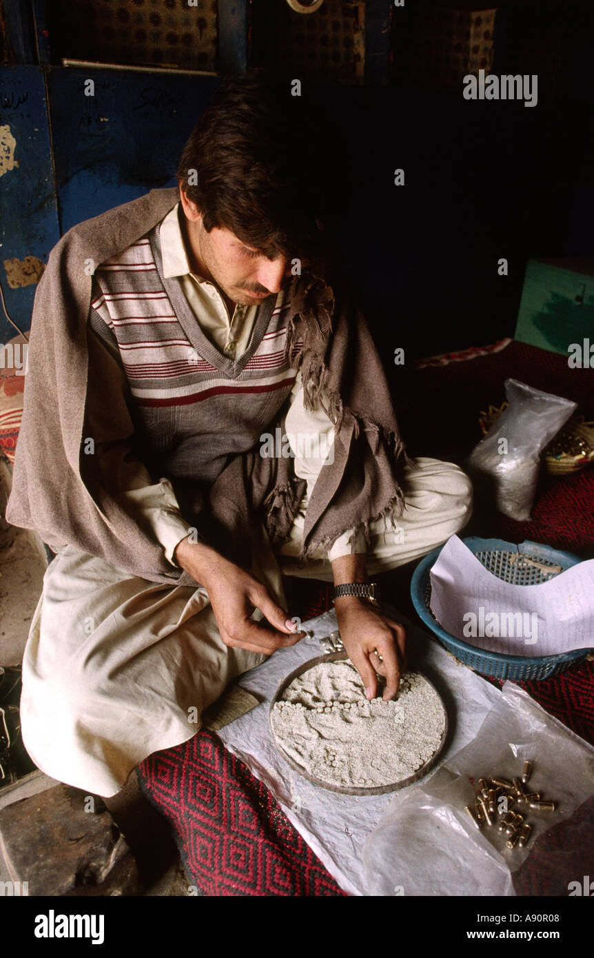 Pakistan nwfp darra adam khel hi-res stock photography and images - Alamy