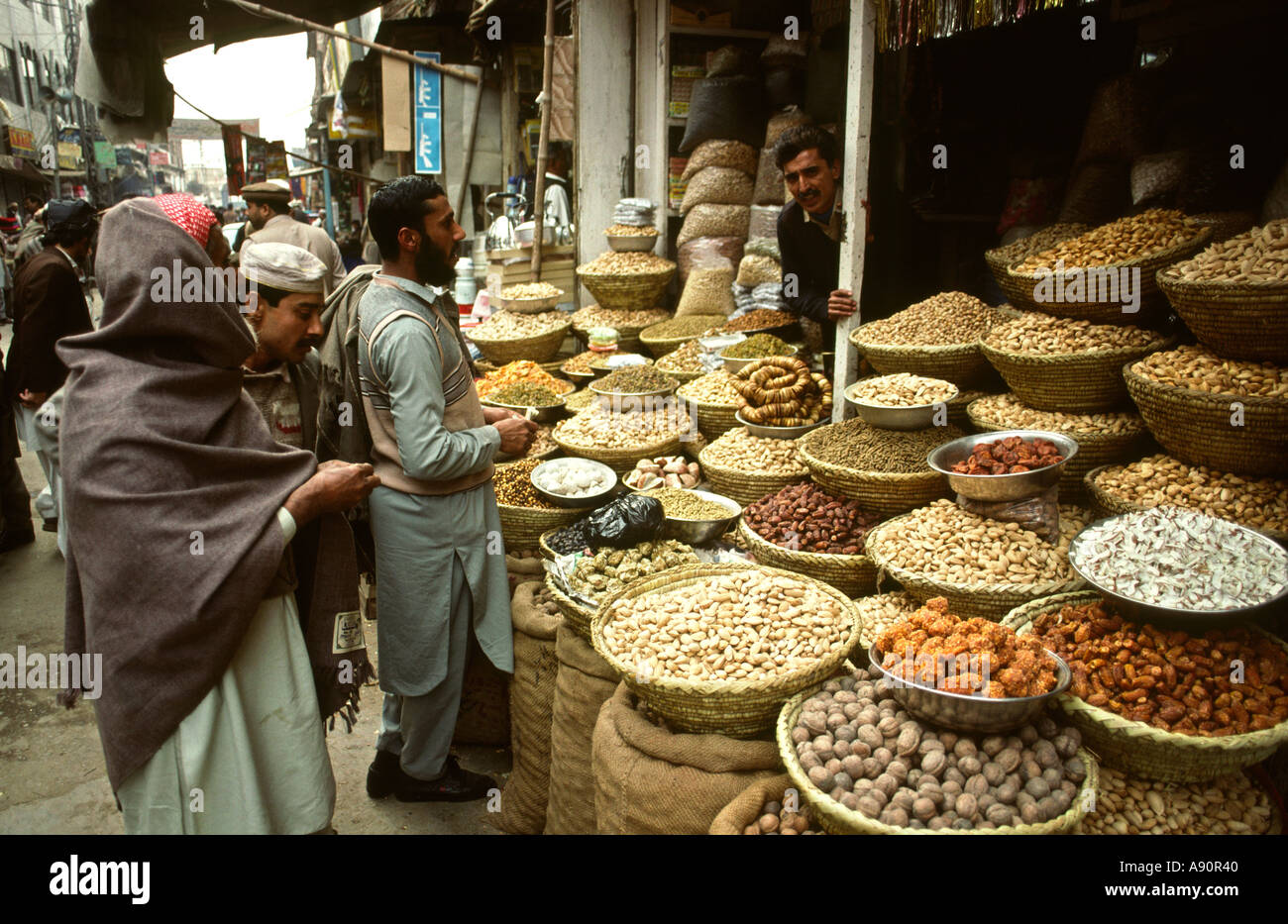 Pakistan nwfp peshawar qissa khawani hi-res stock photography and ...