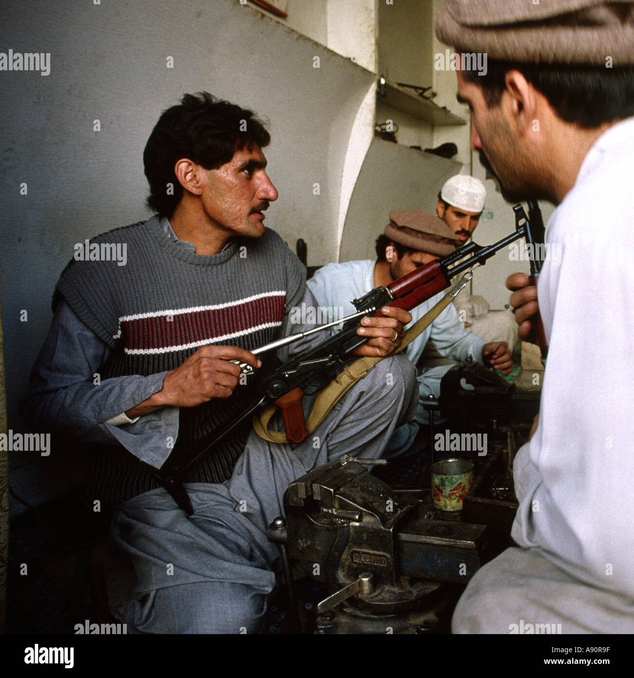 Pakistan nwfp darra adam khel hi-res stock photography and images - Alamy