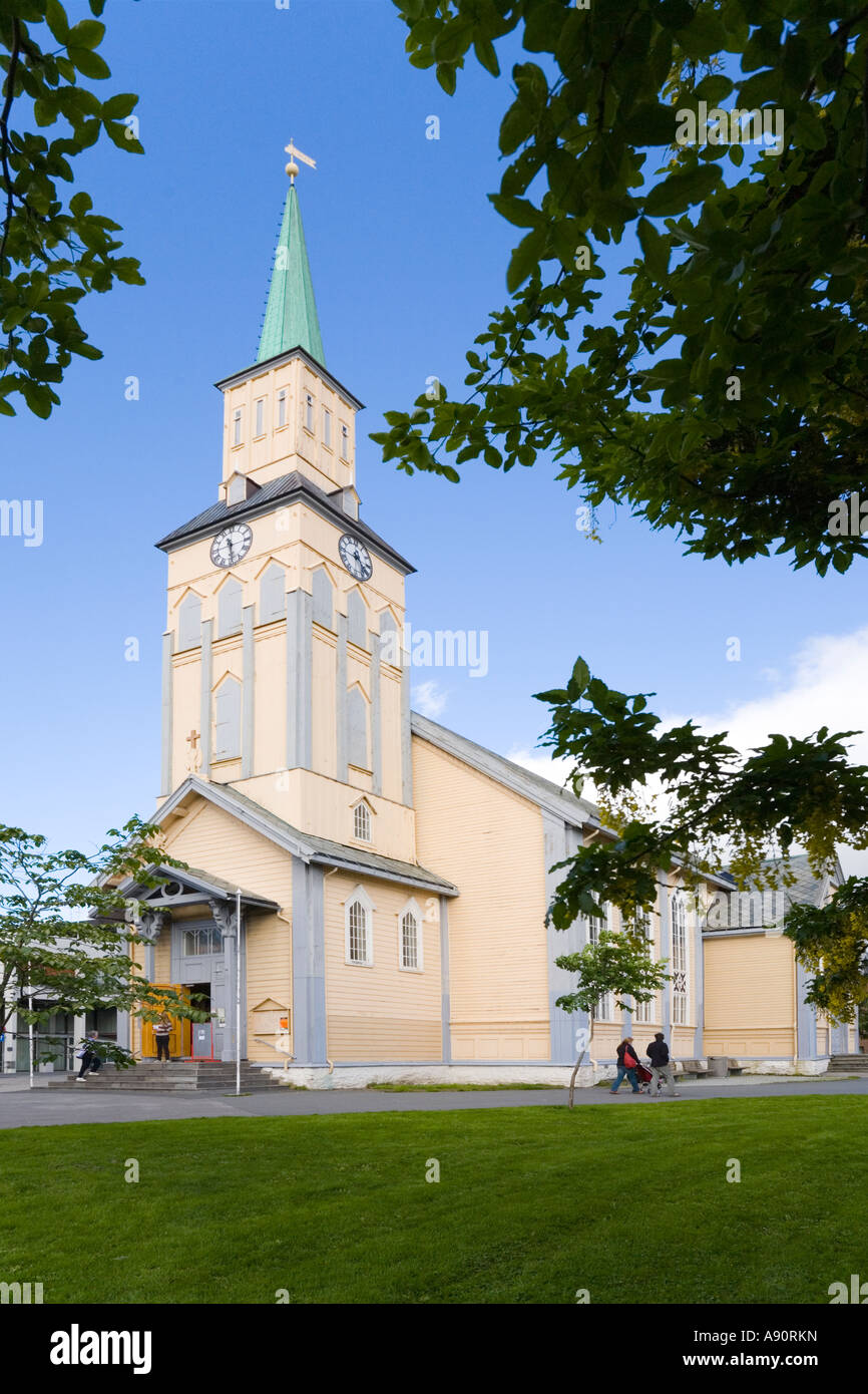 Tromso Lutheran Cathedral (the world's northernmost protestant ...