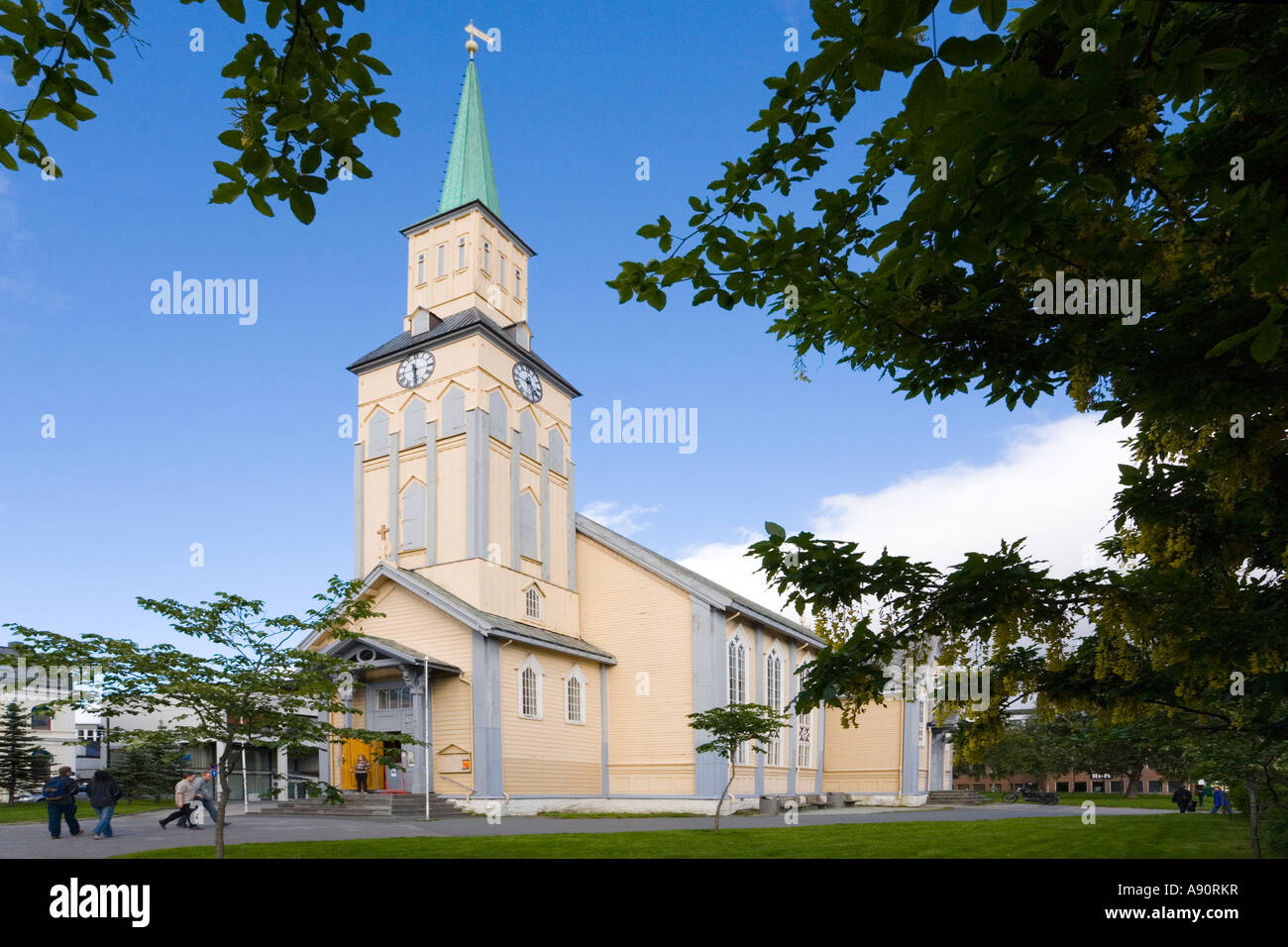 Tromso Lutheran Cathedral (the world's northernmost protestant ...