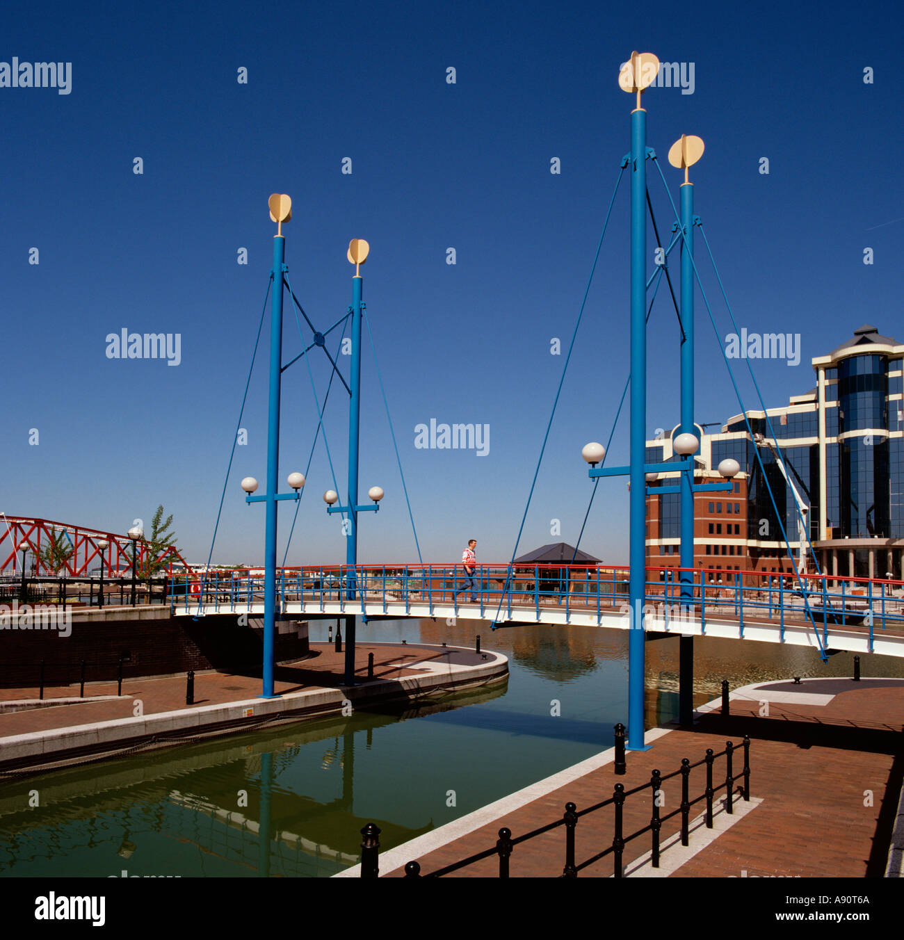 Salford Quays Manchester new bridge and office development at Grain ...