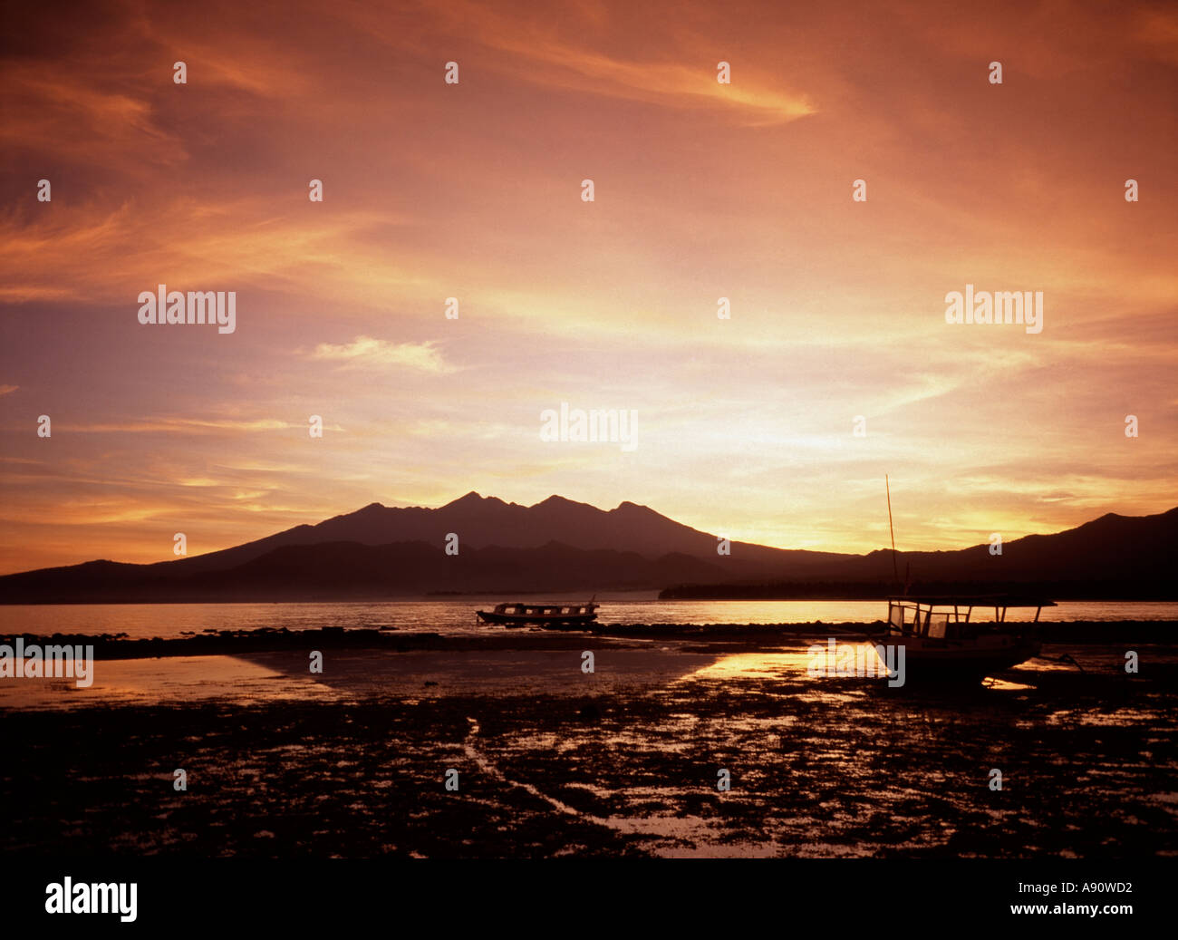 Indonesia Lombok Gunung Rinjani at dawn from Gili Air Stock Photo - Alamy