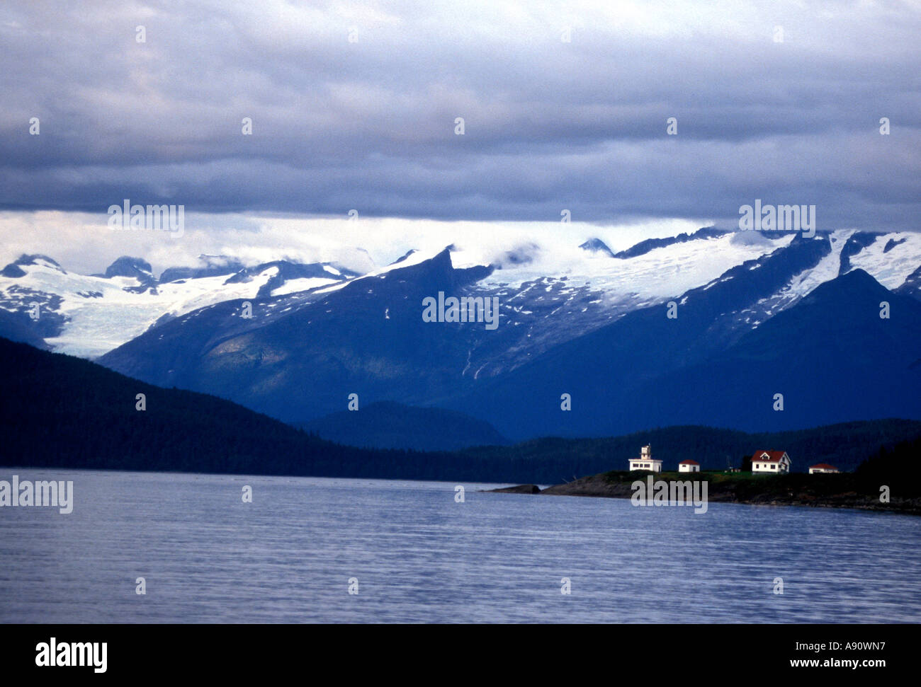 Resolute hi-res stock photography and images - Alamy