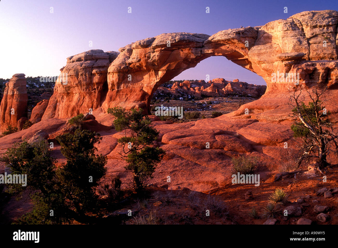 Broken arch hi-res stock photography and images - Alamy