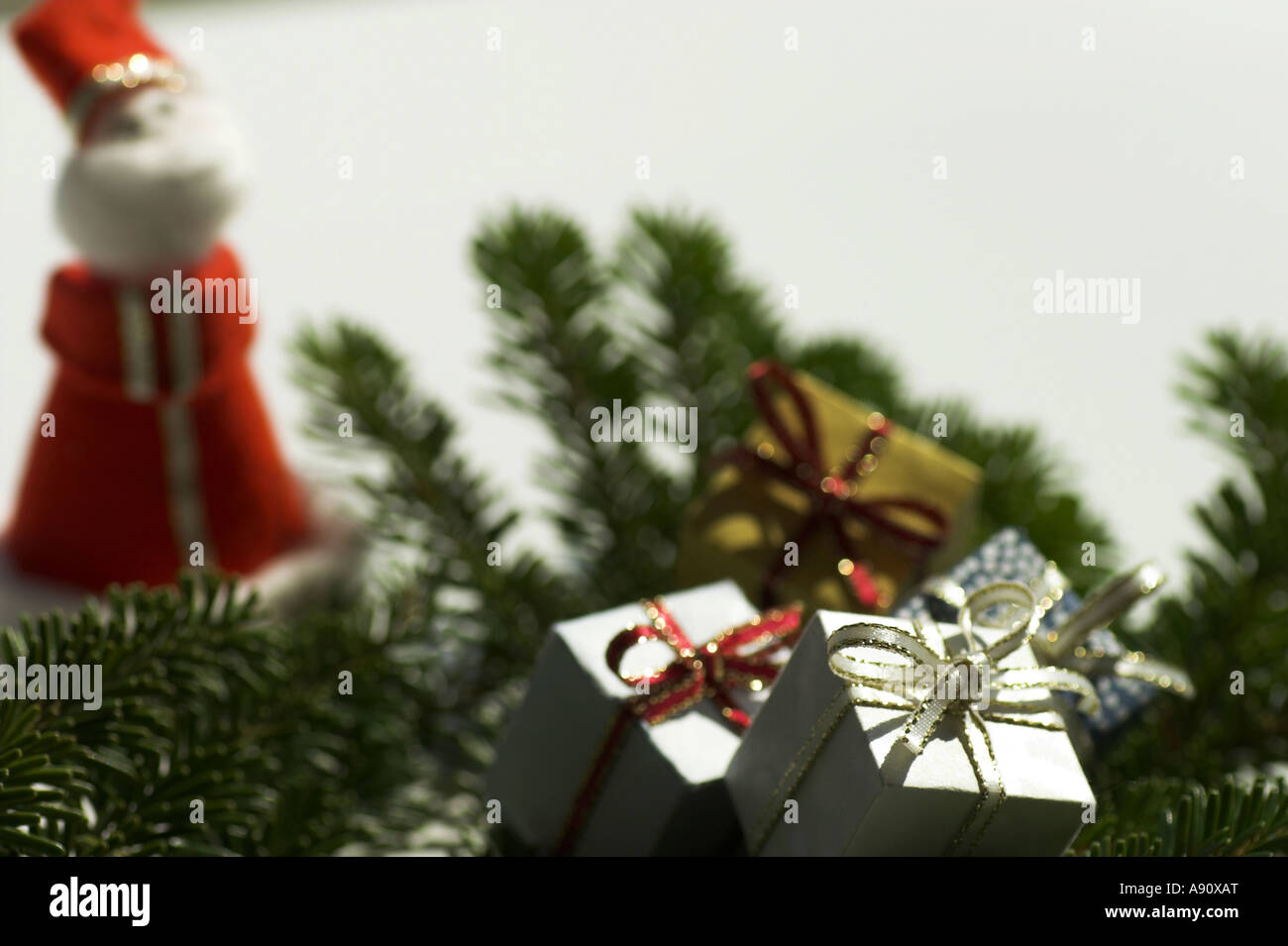 St clouse gifts hi-res stock photography and images - Alamy