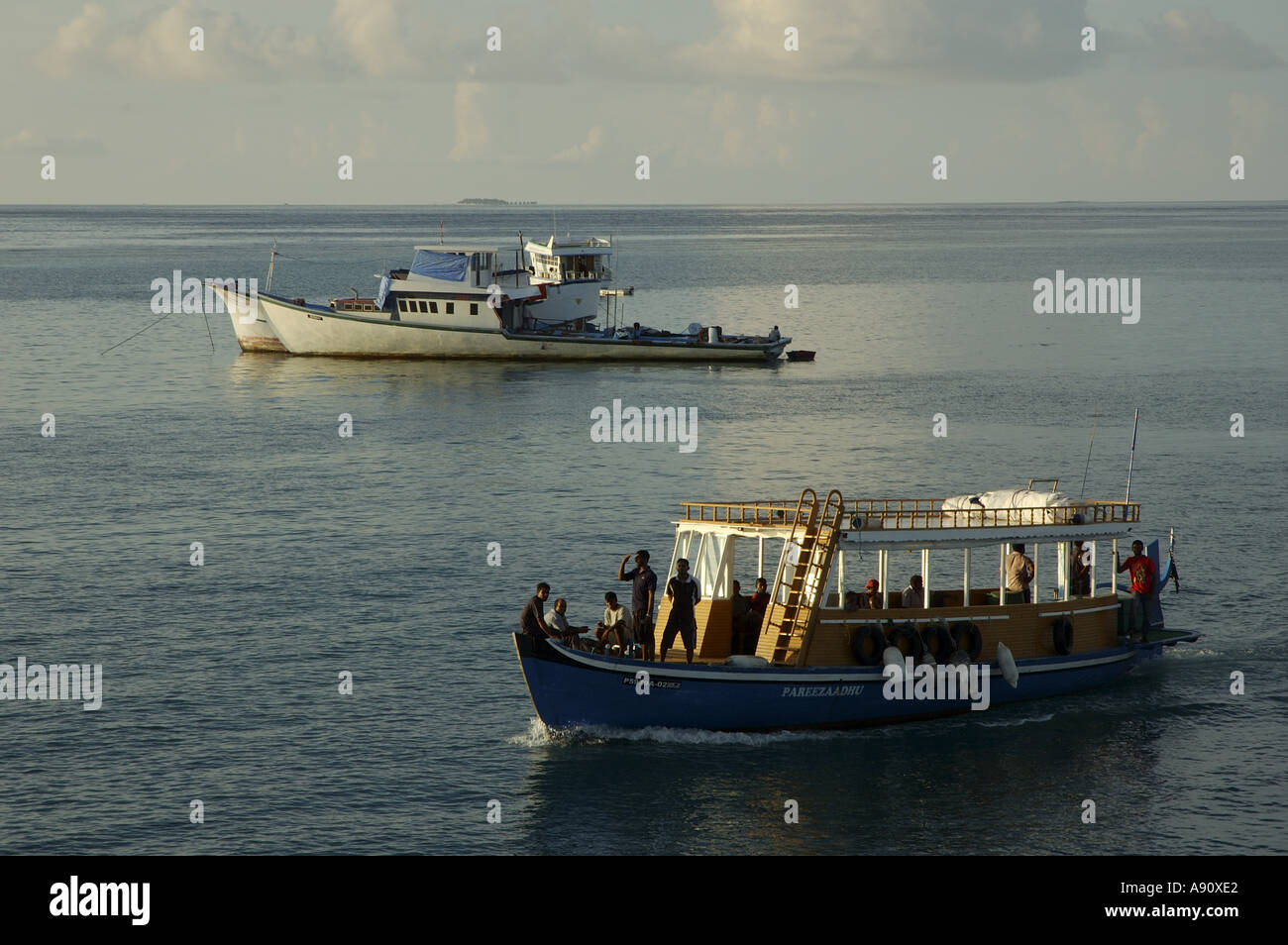 Dhoni fishing boats maldives hi-res stock photography and images - Alamy