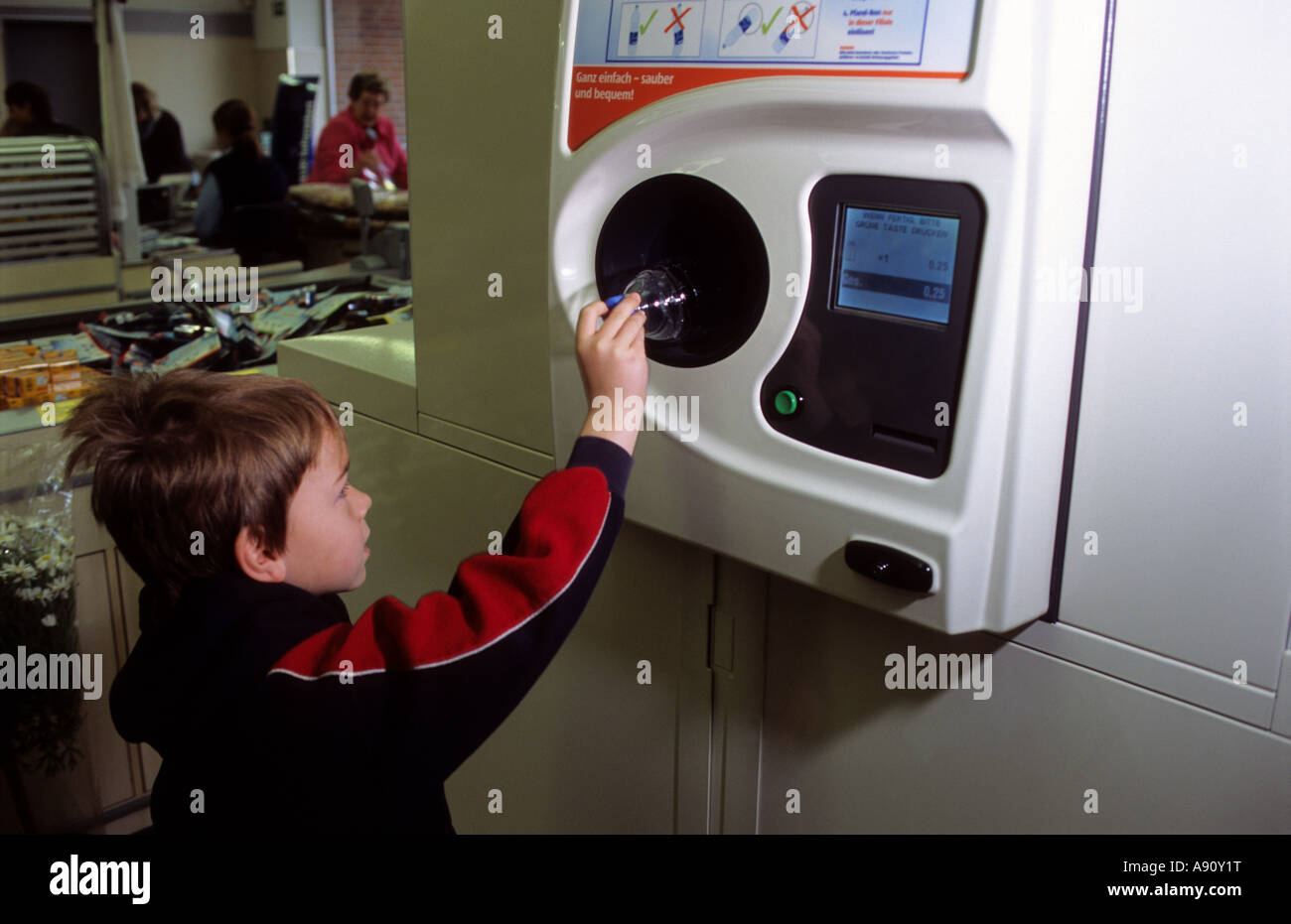 Water bottles in cash vending machine hi-res stock photography and ...