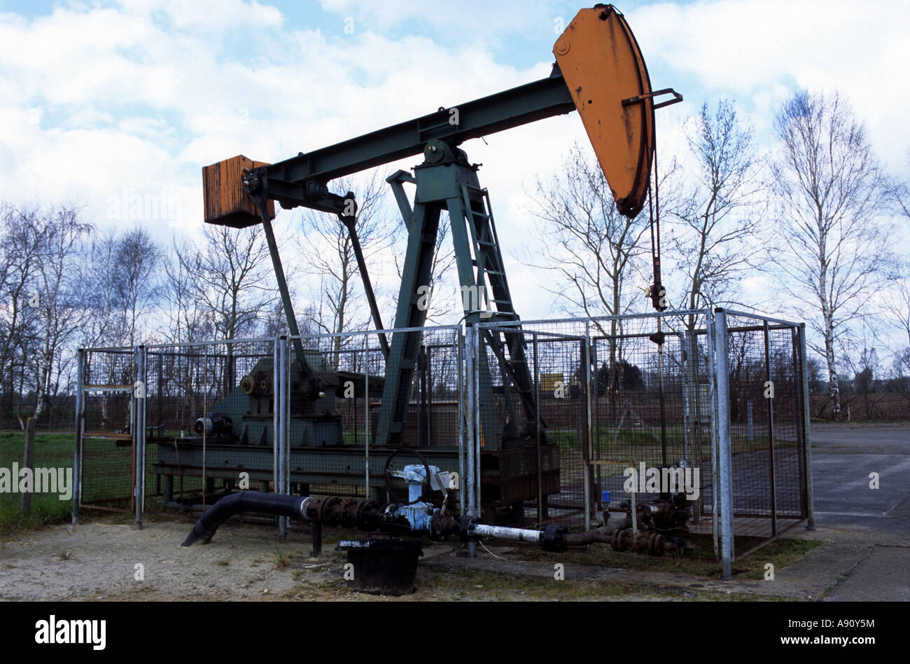Exxon mobil oil rig hi-res stock photography and images - Alamy