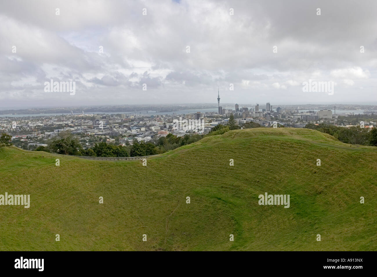 Mount eden crater in new zealand hi-res stock photography and images ...