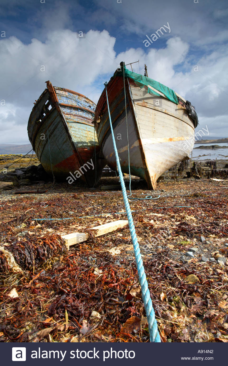 Ruined boats hi-res stock photography and images - Alamy