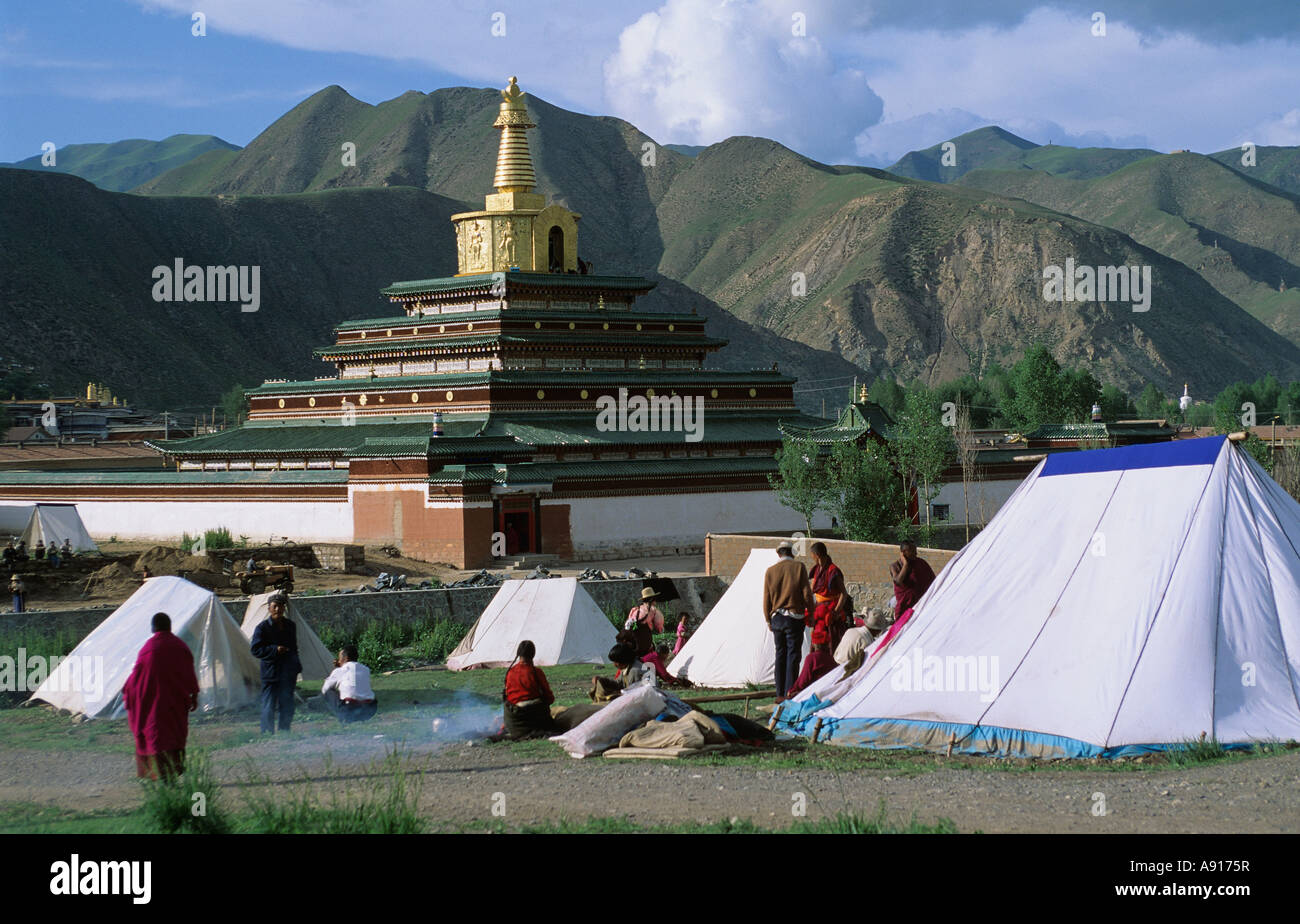 Tibetan people camping near Labrang Monastery, Xiahe, Gansu Province ...