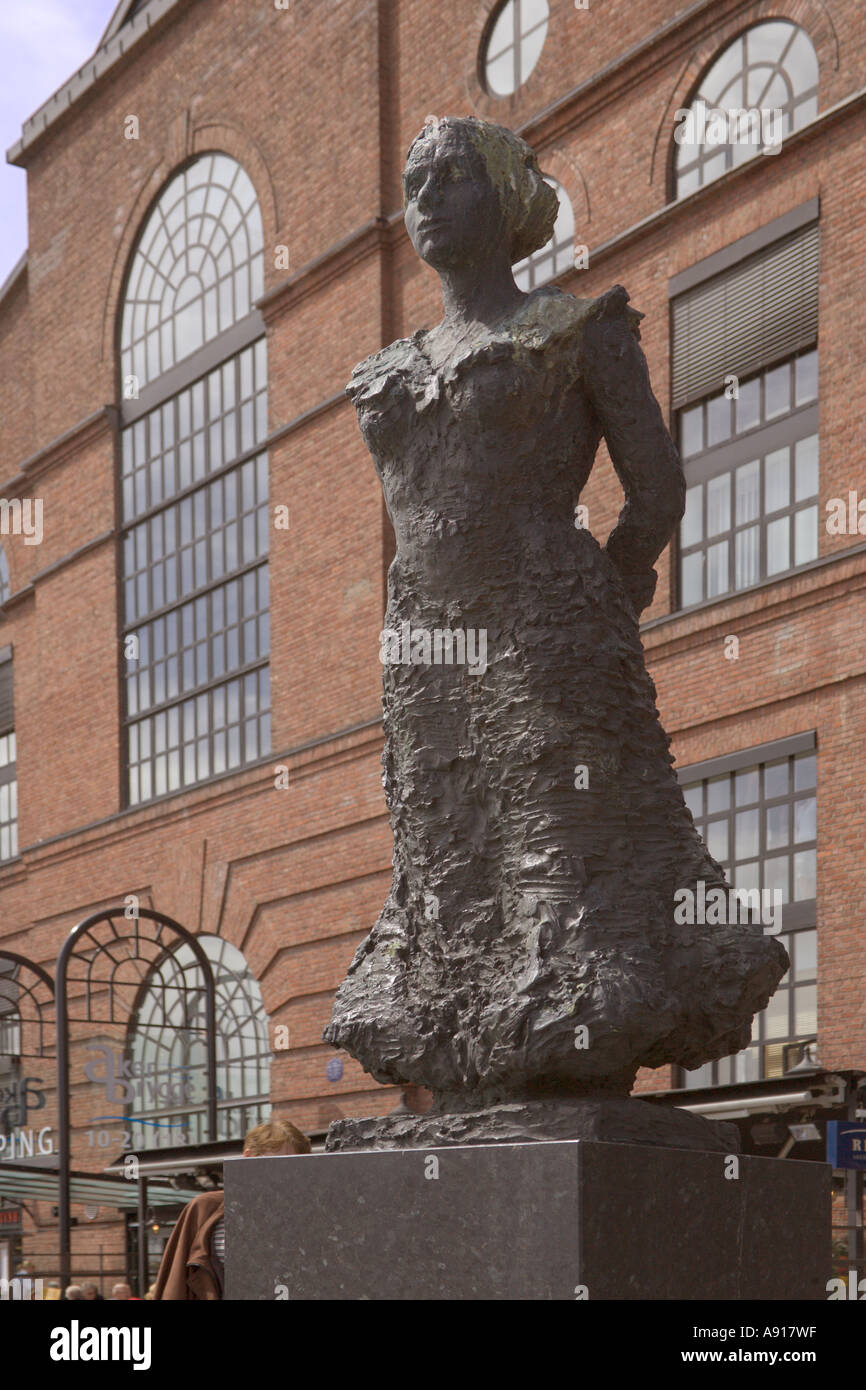 Statue of a woman at Aker Brygge Oslo Norway Stock Photo - Alamy
