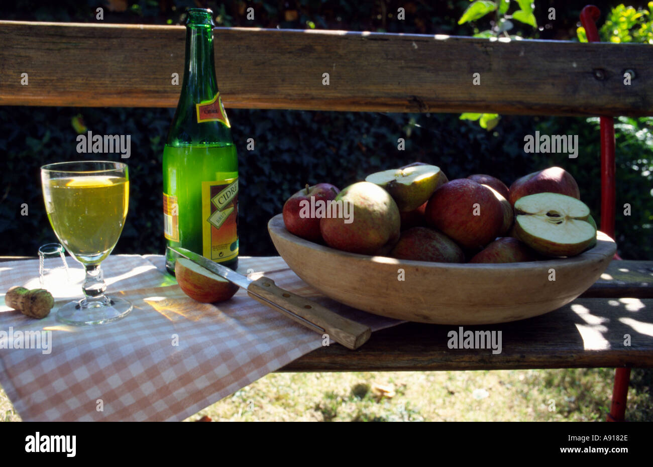 Garden still life glass cider hi-res stock photography and images - Alamy