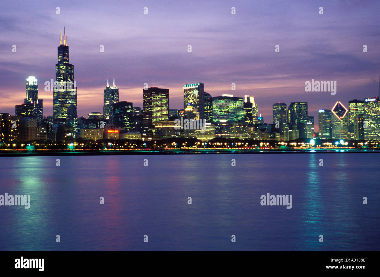Chicago skyline reflecting in Lake Michigan Illinois Stock Photo - Alamy