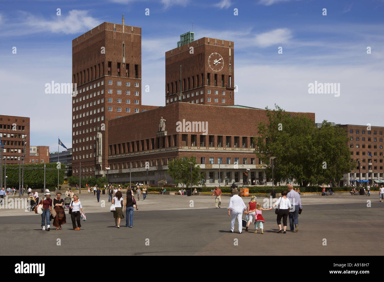 Pedestrian square oslo hi-res stock photography and images - Alamy