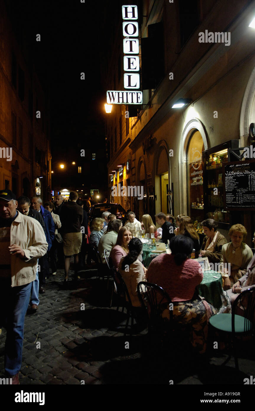 Outdoor restaurants in Rome Italy Stock Photo - Alamy