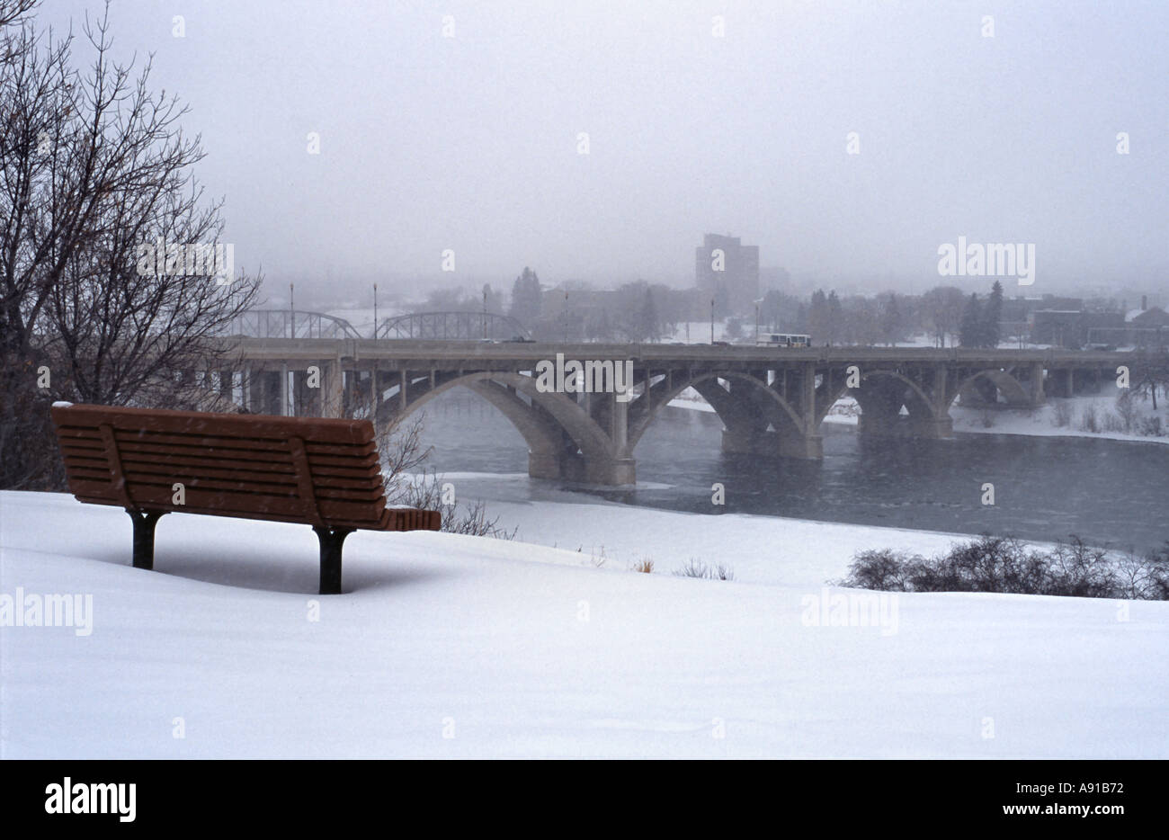 Saskatoon skyline hi-res stock photography and images - Alamy