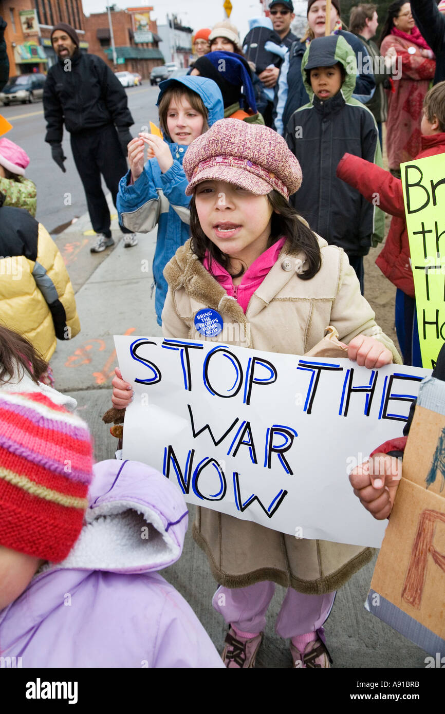 Iraq children peace hi-res stock photography and images - Alamy