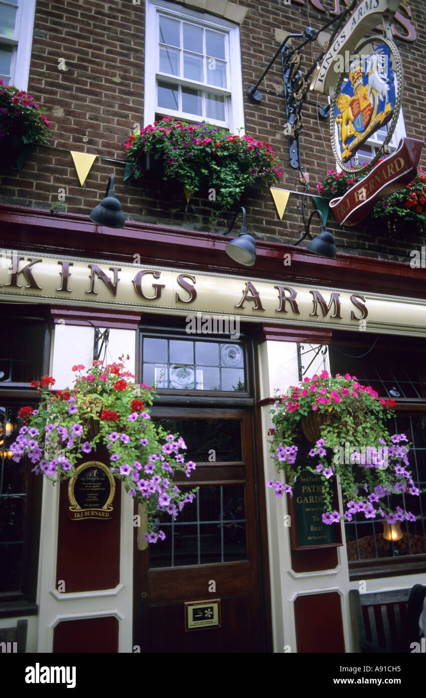 Kings arms pub london hi-res stock photography and images - Alamy