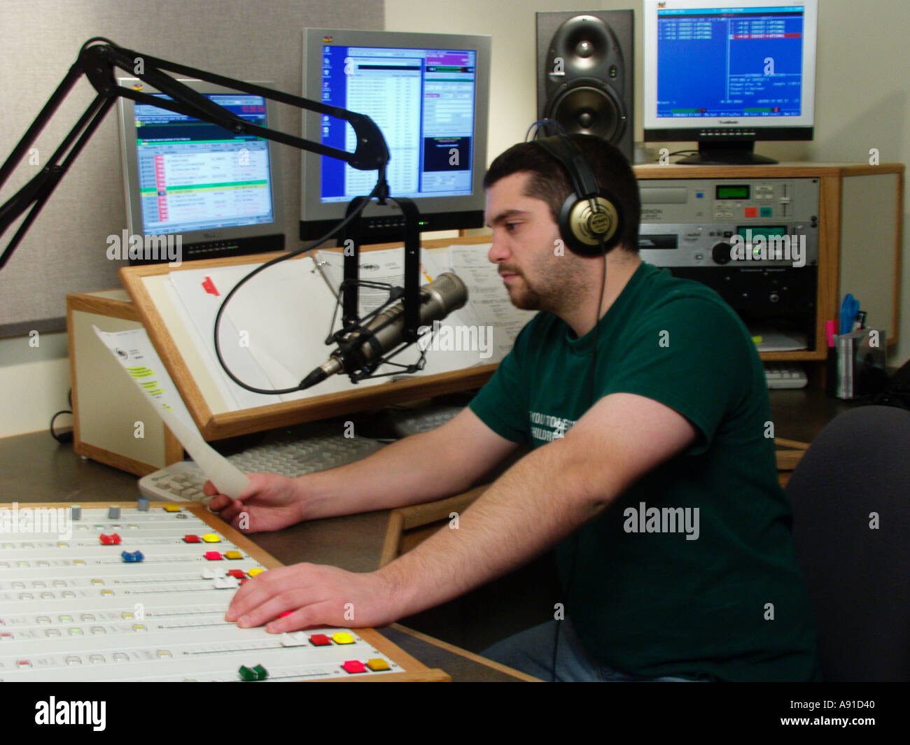 Radio disc jockey hi-res stock photography and images - Alamy