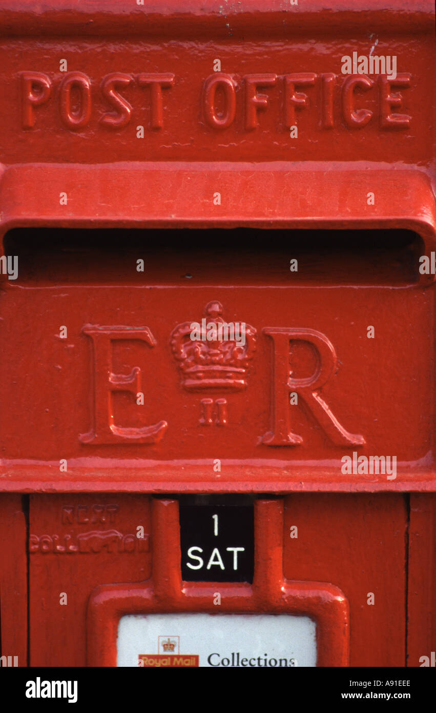 English post box Stock Photo - Alamy