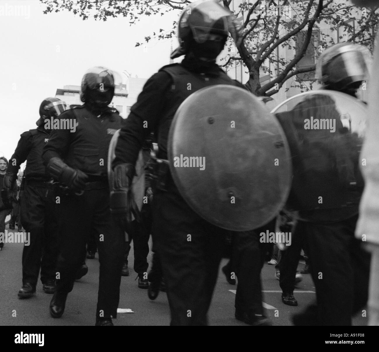 Riot police uk Black and White Stock Photos & Images - Alamy