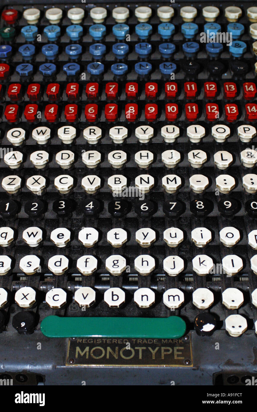 OLD manual Typesetting Machine for early forms of newsprint and design ...