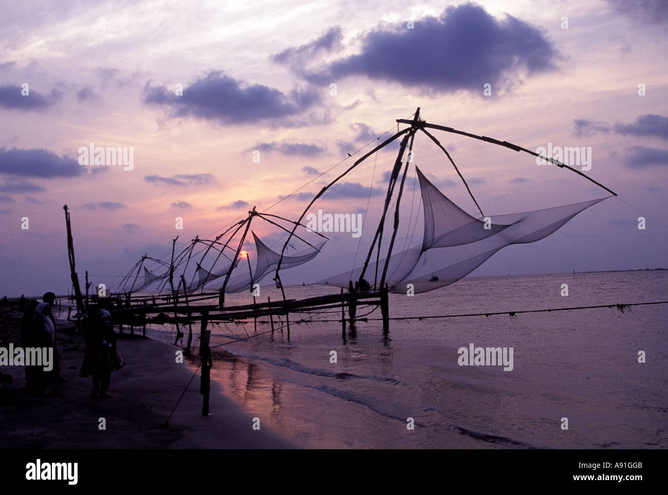INDIA: Kerala. Cochin. Chinese Fishing Nets Stock Photo - Alamy