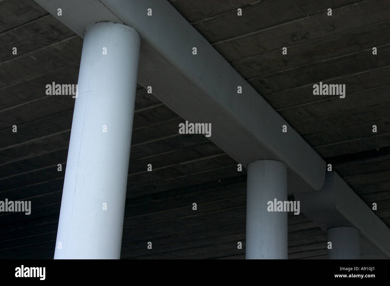 Highway support beam hi-res stock photography and images - Alamy