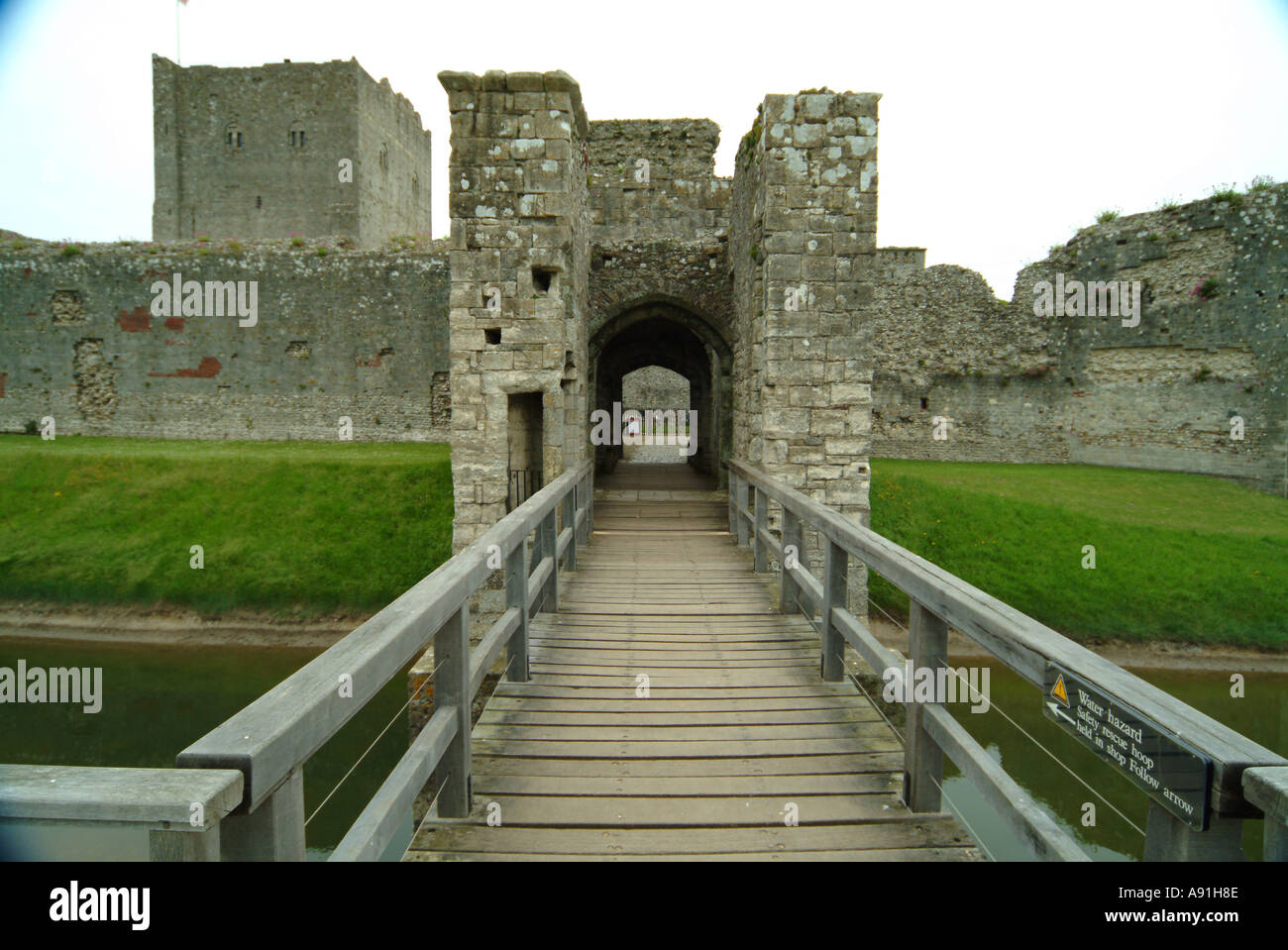 Drawer bridge hi-res stock photography and images - Alamy