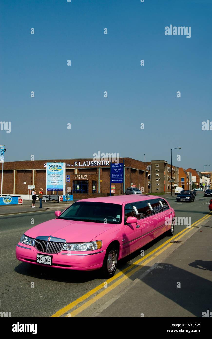 Pink limo hi-res stock photography and images - Alamy