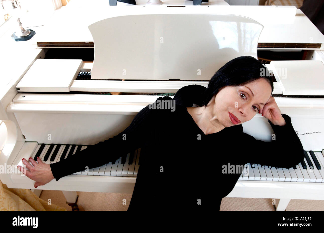 Maria ewing hi-res stock photography and images - Alamy