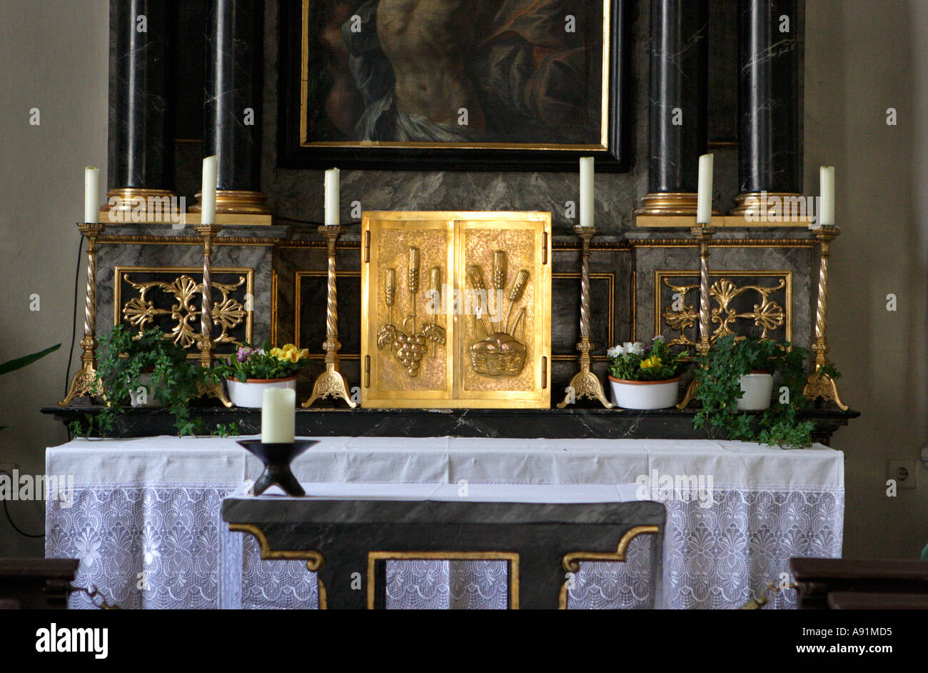 Alter cross hi-res stock photography and images - Alamy